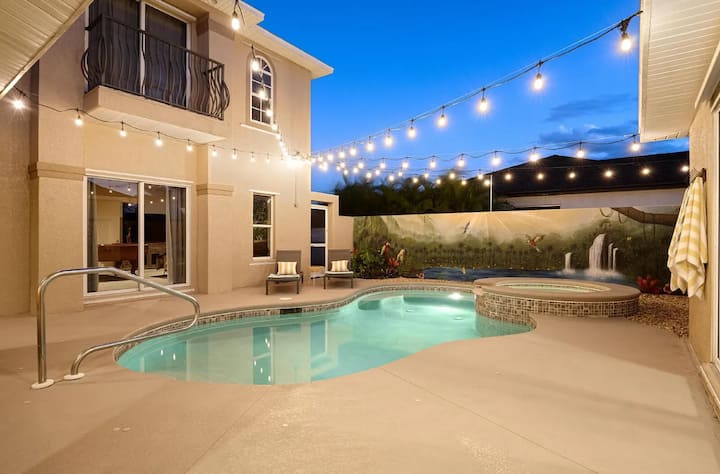 Jungle Paradise • Pool • Jacuzzi • Sleeps 14 - Cape Coral, FL