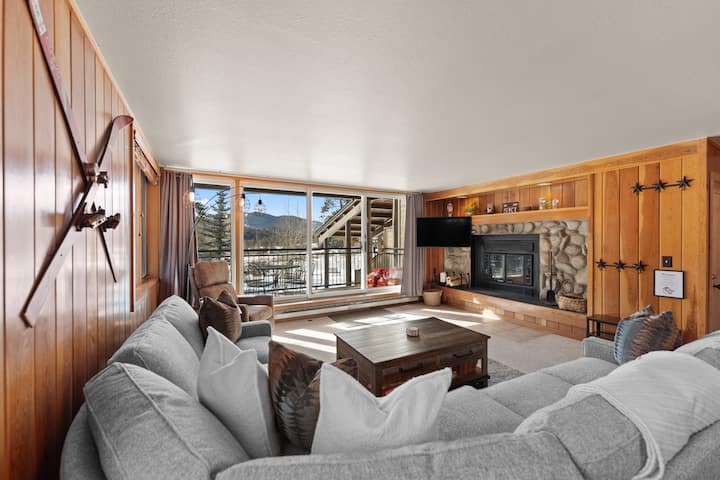 Private Balcony & Mountain Views, Close To - Dillon, CO