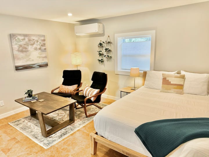 Tranquil Newly Renovated Studio In Black Mountain - Black Mountain, NC