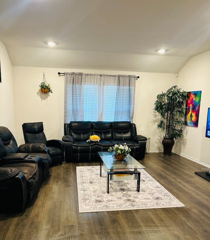 King Bed W/private Bath: Near Twu & Unt - Denton, TX
