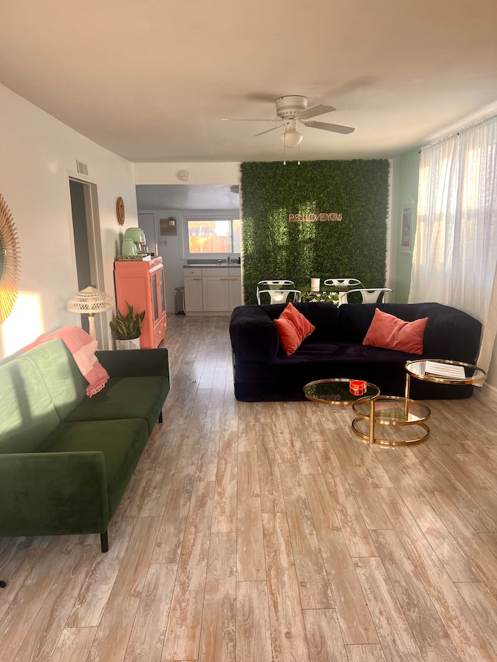 The Sunbeam Cottage In The Heart Of P.s.! - Port Stanley