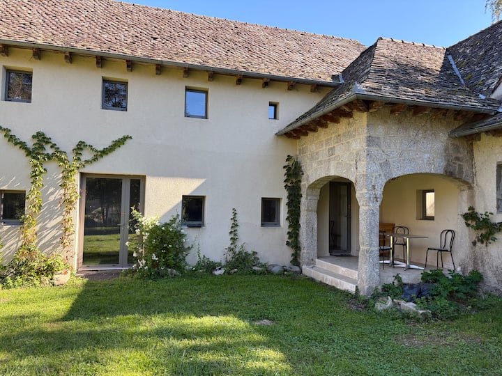 Maison Avec Jacuzzi Et Jardin Proche Du Village - Entraygues-sur-Truyère