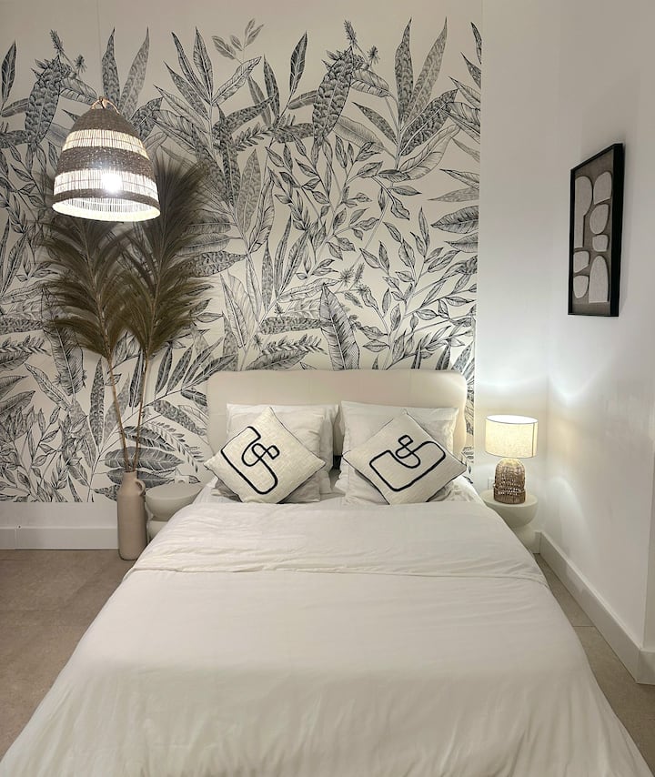 Joli Cocon -                  Avignon Intramuros - Palais des Papes