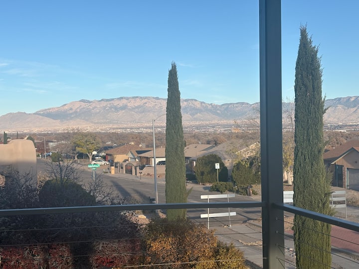 House In Palisades Hills W/ City & Mountain View’s - Albuquerque