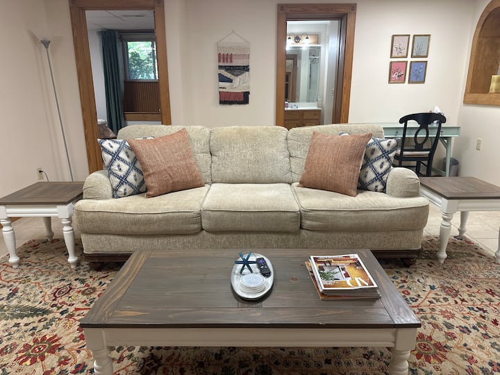 Spacious Ardmore Garden Apartment - Winston-Salem, NC
