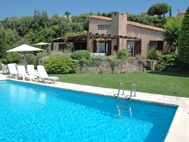 Villa Avec Piscine Privée, à 10 Km De La Mer - Antibes