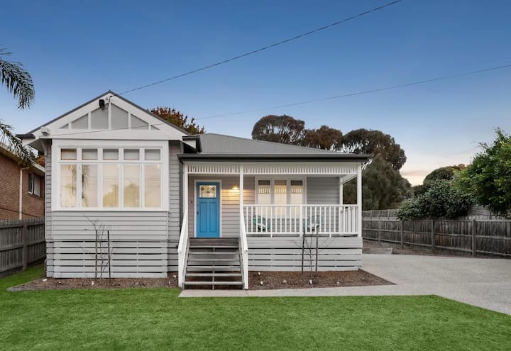 The Jordan - 4 Bedroom Californian Bungalow - Flinders