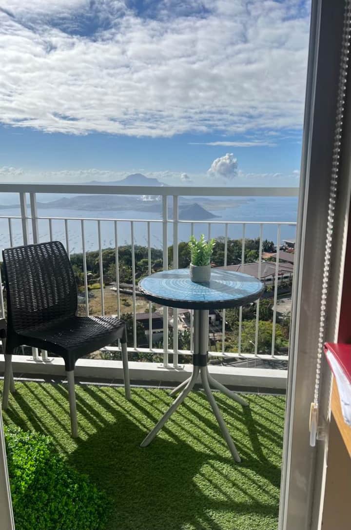 Tagaytay: Wind Residences Tower 3 (With Taal View) - Tagaytay