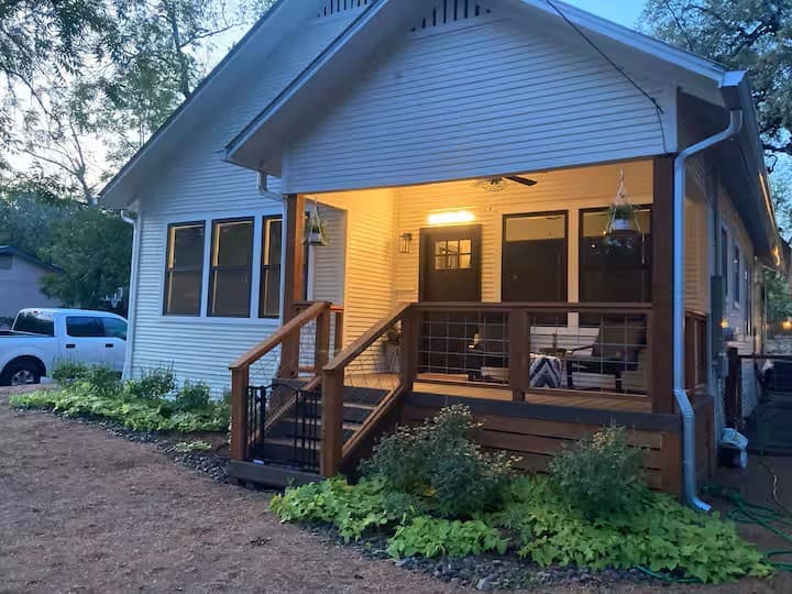 Designer Home: Walk To Nightlife - San Antonio