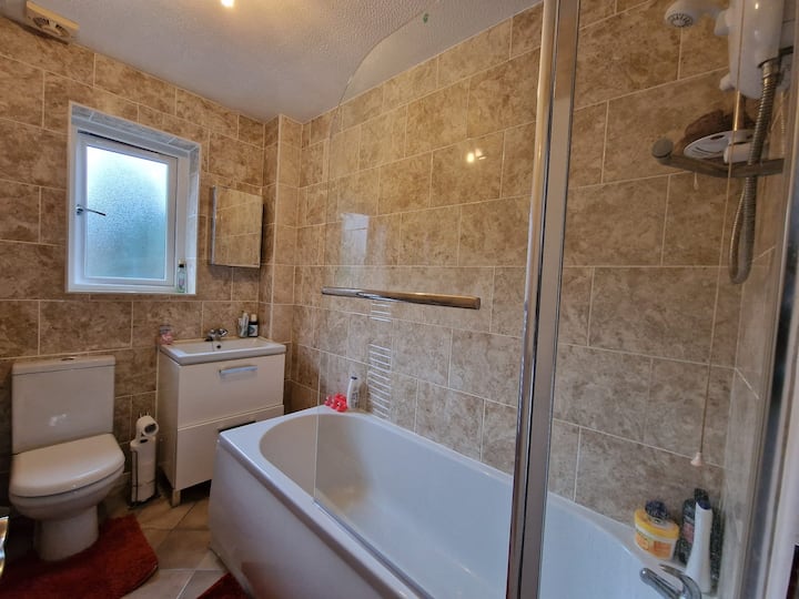 A Spare Room In A Quite Cul De Sac. - Rugby