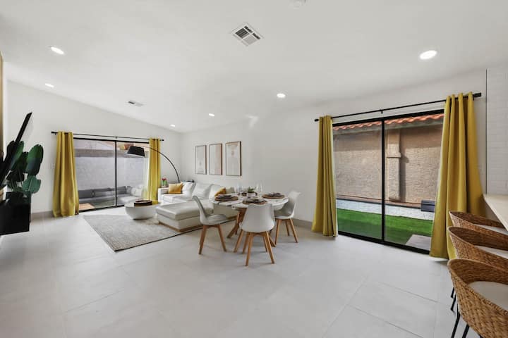 Luxury Summerlin Home, 15m To Strip. Tesla Charger - Las Vegas, NV