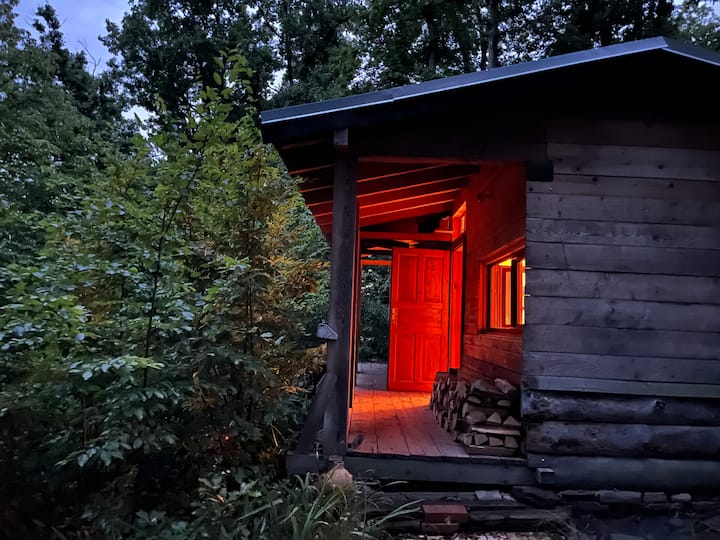 Fairy Tale Wooden House By Riverside - Tschechien
