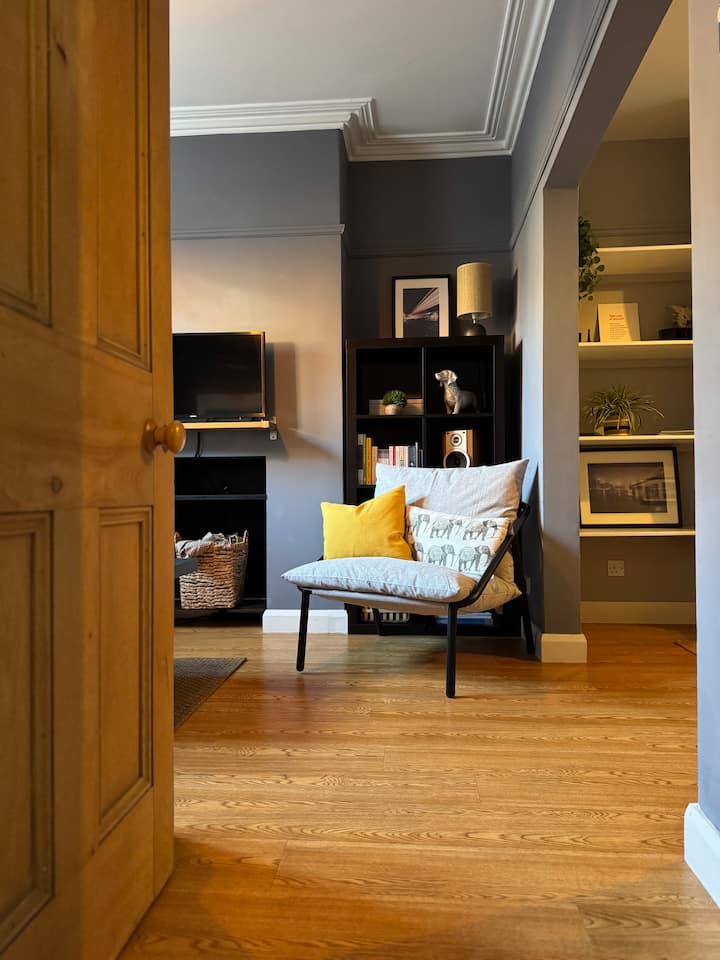 Townhouse In Trendy Suburb Of Hoole - Chester