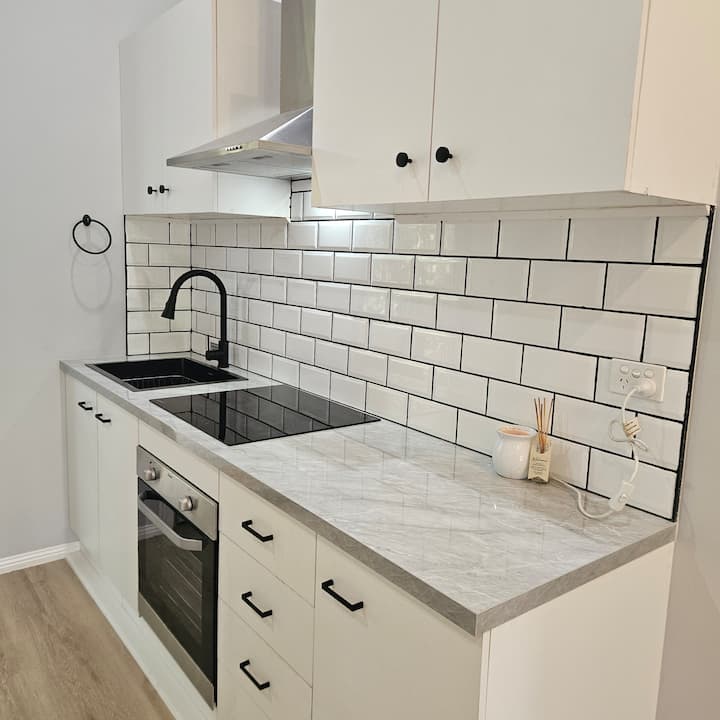 Traveller's Palm Shed Stay, Herbert Nt - Humpty Doo