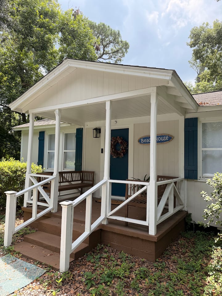 Cozy 2 Bdr 2 Bath Cottage With Fire Pit Near Beach - Brunswick, GA