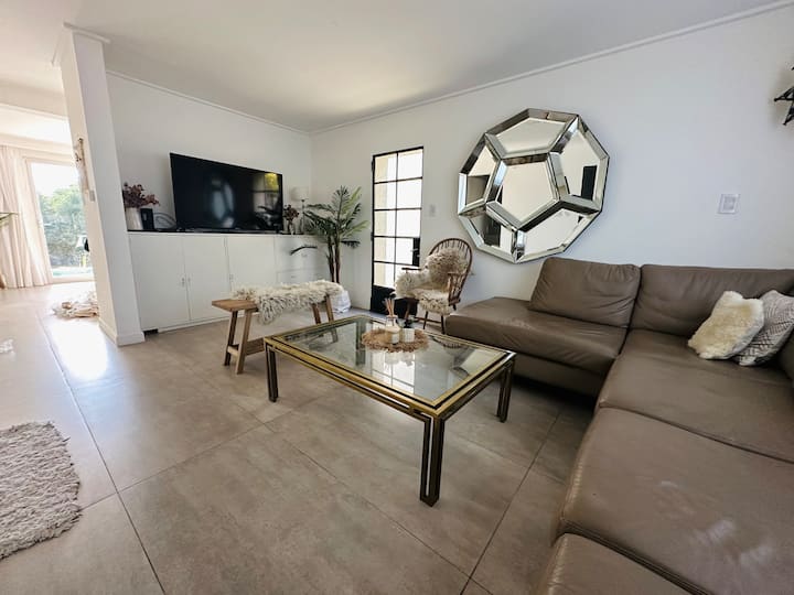 Casa De Diseño En La Mejor Ubicación - Tandil