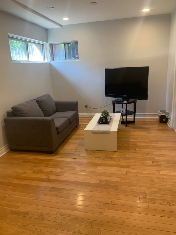 Lovely 1 Bedroom Apartment In Cote Saint Luc. - Dorval