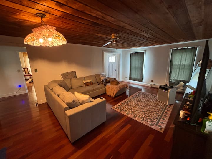 Cozy Rooms For Sackets Harbor Getaway. - Sackets Harbor, NY