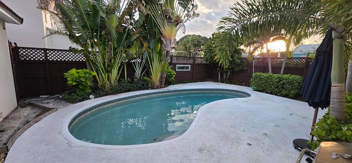 Beautiful House With Pool - West Palm Beach, FL