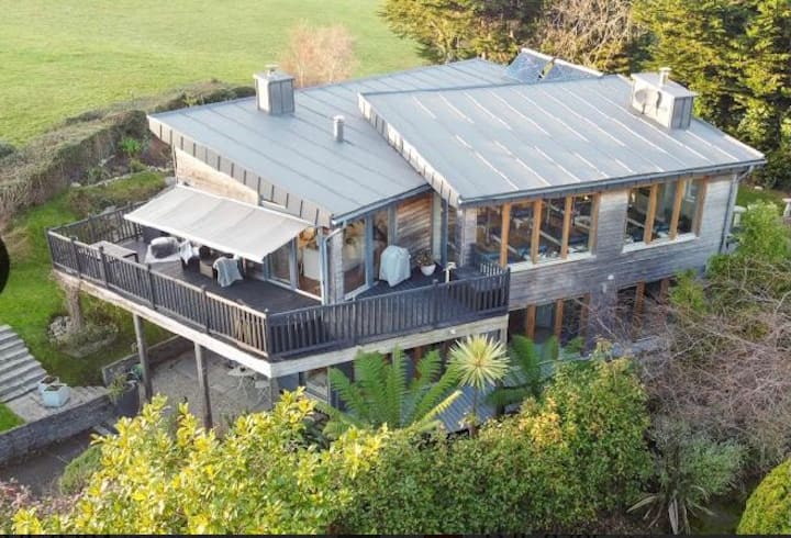 Chic And Luxurious Nordic Villa - Greystones