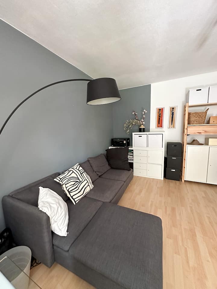 2 Room Apartment + Balcony Schwabing Area - ミュンヘン