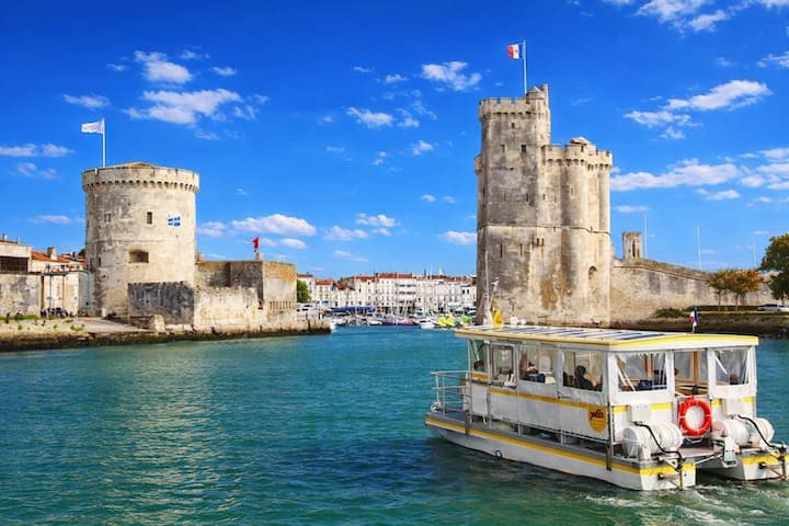 Au Cœur De La Ville Au Calme, Parking Gratuit - Île de Ré
