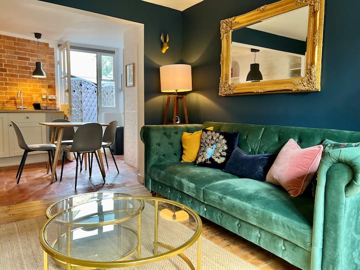 Roman House A Luxury Cotswold Grade Ii Listed Home - 사이런세스터