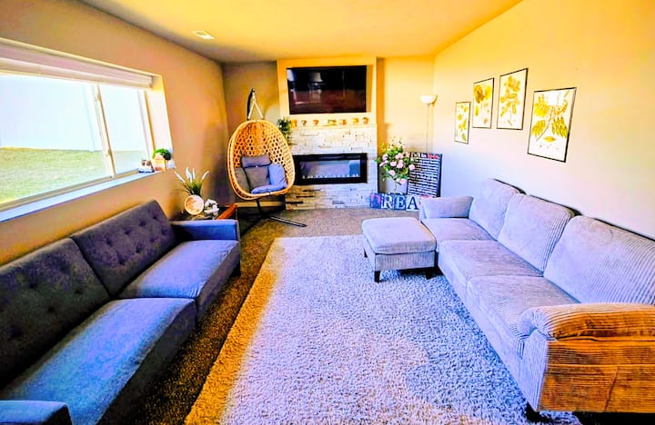 ​Spacious Omaha Getaway | Pet-friendly & Central - Omaha, NE