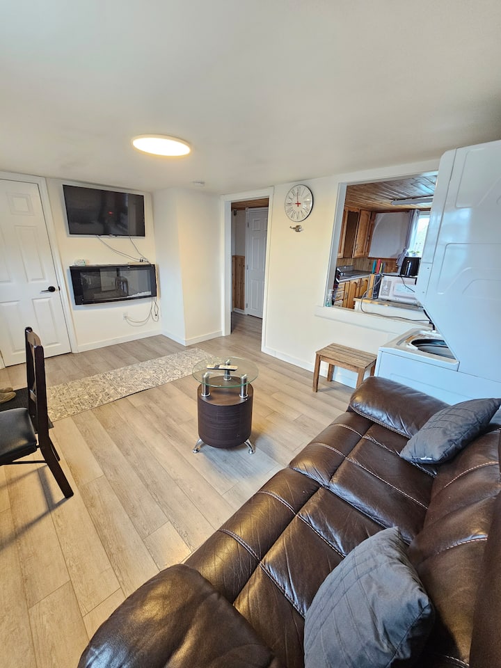 Close To College - 聖約翰