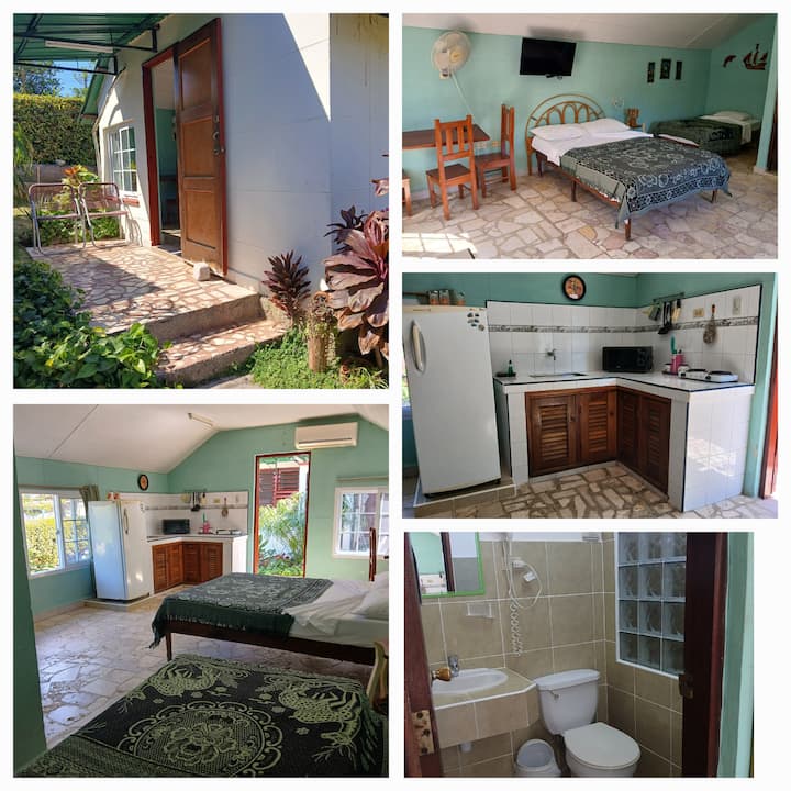 Playa Varadero. Hostal Magda Y Gilber. - Varadero