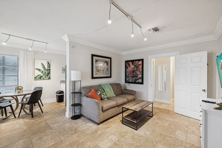 Villa 4 -1 Br, 2 Min Walk To Beach, - Dunedin, FL