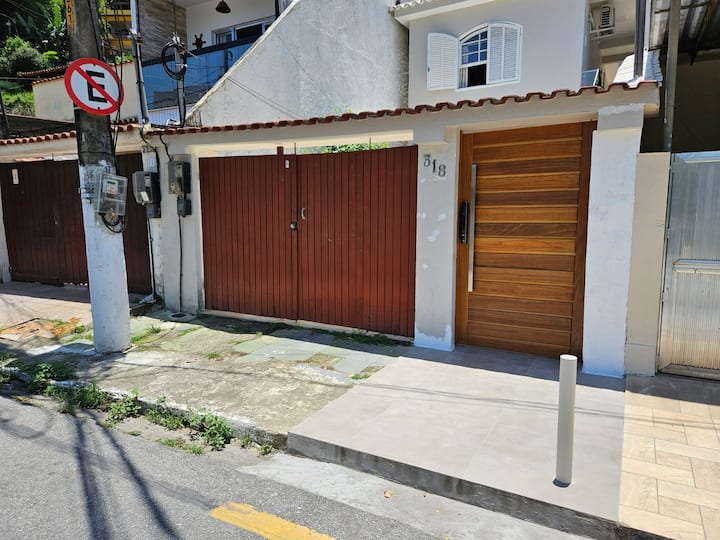 Casa Familiar No Centro De Angra Dos Reis - Angra dos Reis