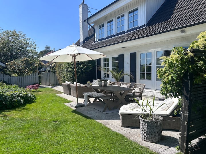 Strandnära, Gym Och Sportplan - Höllviken