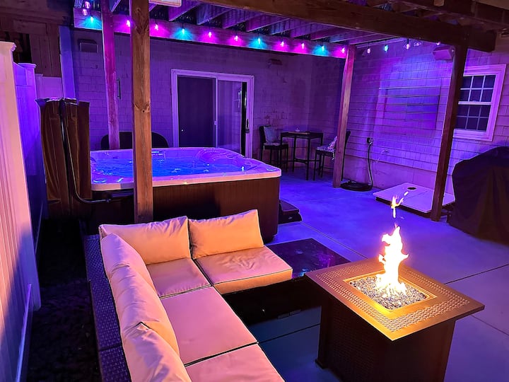 Modern Private Studio With Outdoor Hot Tub! - Brockton, MA