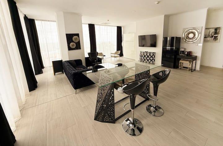 Maritimo Vip (1st Floor – Front Sea View) - Constanța