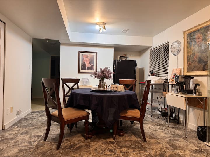 Independent 1 Floor, 1 Bedroom Near Hwy 7 - Abbotsford