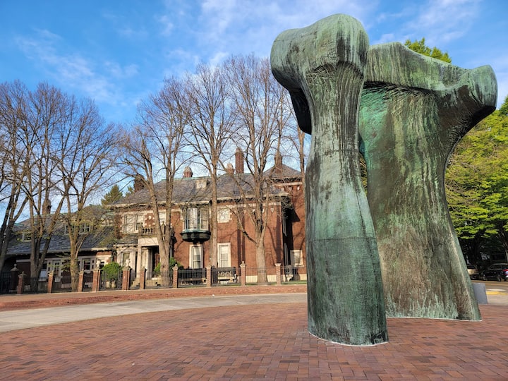 Upscale Downtown Studio W/ Private Deck, Full Kitc - Columbus, IN