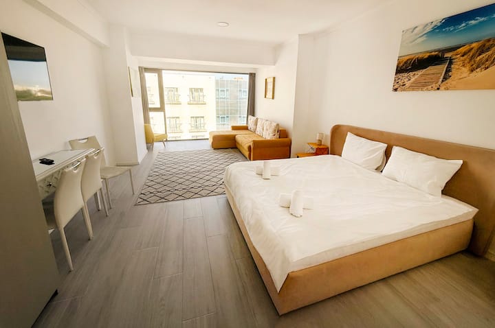 Maritimo 7c (7th Floor – Side Sea View) - Constanța