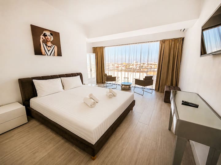 Maritimo 9b (9th Floor – Side Sea View) - Constanța