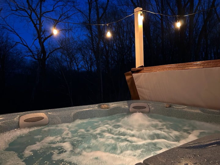 Hot Tub, Wifi, Near Buc-ee’s, I81, Yet Secluded! - 維珍尼亞