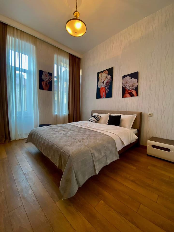 Cozy Apartment In The Center Of Tbilisi - Tbilisi