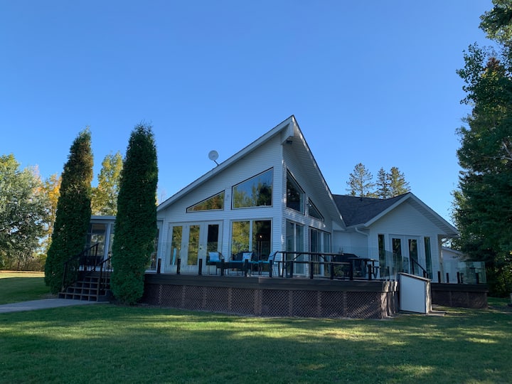 4-season Lakefront Cabin - Lbd Playground Awaits - Lac du Bonnet