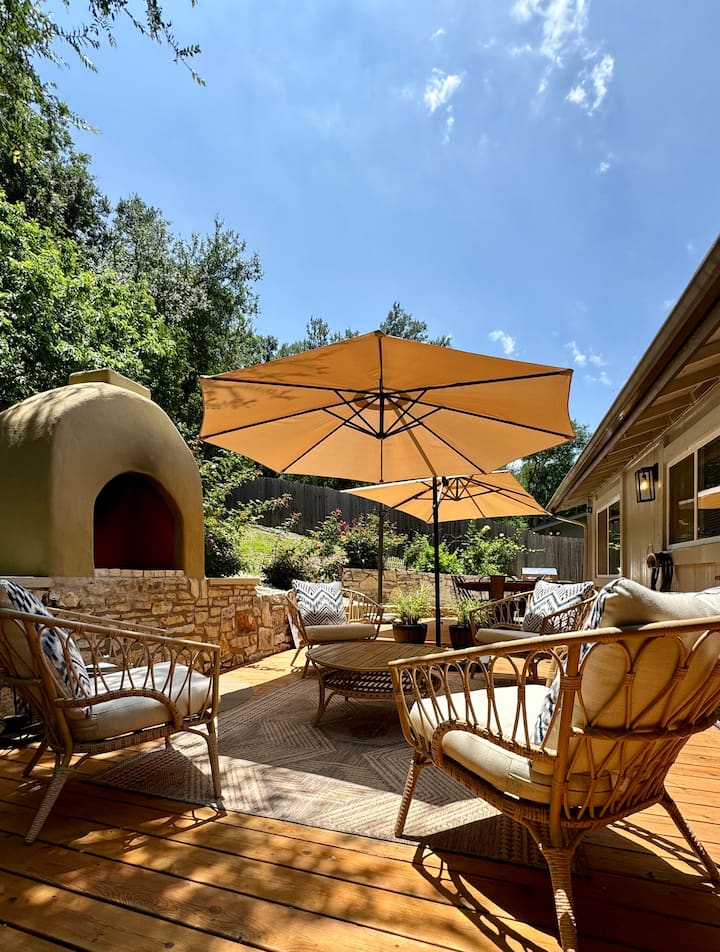 Art Deco Gem-king Suite+hot Tub+outdoor Fire Place - Round Rock, TX