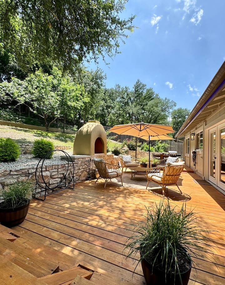 Art Deco Gem-king Suite+hot Tub+outdoor Fire Place - Round Rock, TX