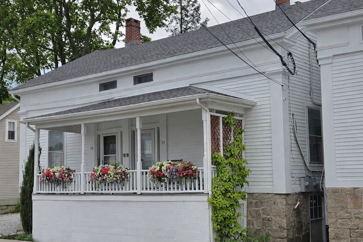 Downtown Mystic W/ Parking - Walk To Everything - Mystic, CT