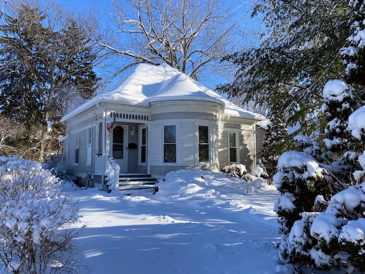 Cozy Cottage Near Town & Nature - Lowden State Park, Oregon