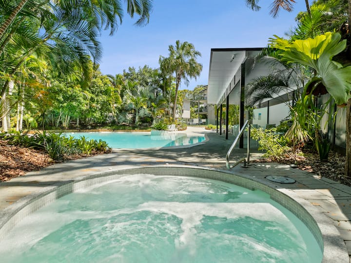 Light-filled 3-bedroom Family Resort Apartment - Rainbow Beach