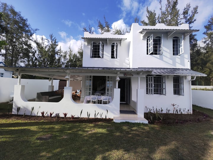 Wonderful Beach House On The Island - Mauritius