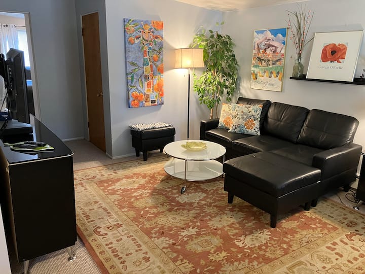 Private West Side 2 Bd Suite - Ann Arbor, MI
