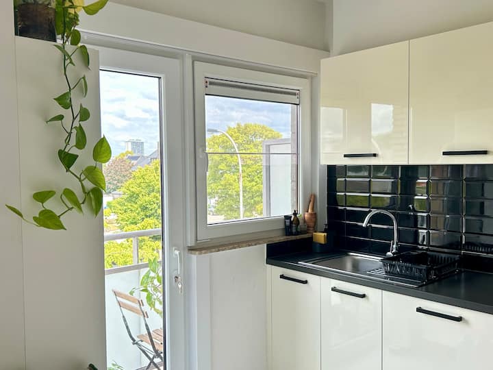 Home Away From Home: Spacious Apartment - Kontich